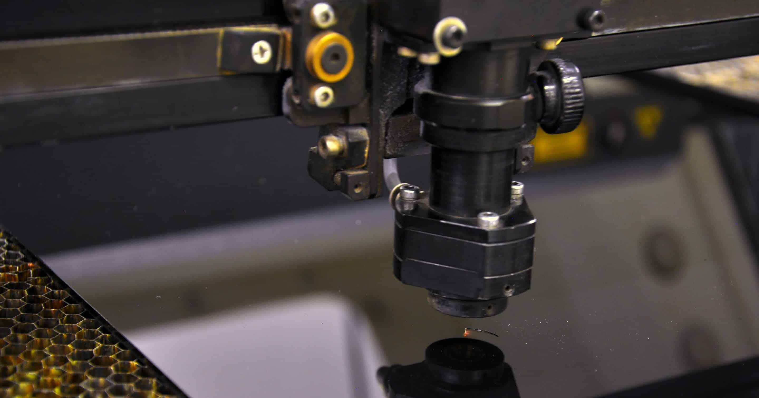 Laserleikkaus | Tuotteiden ja osien sopimusvalmistus | Pinenta Oy